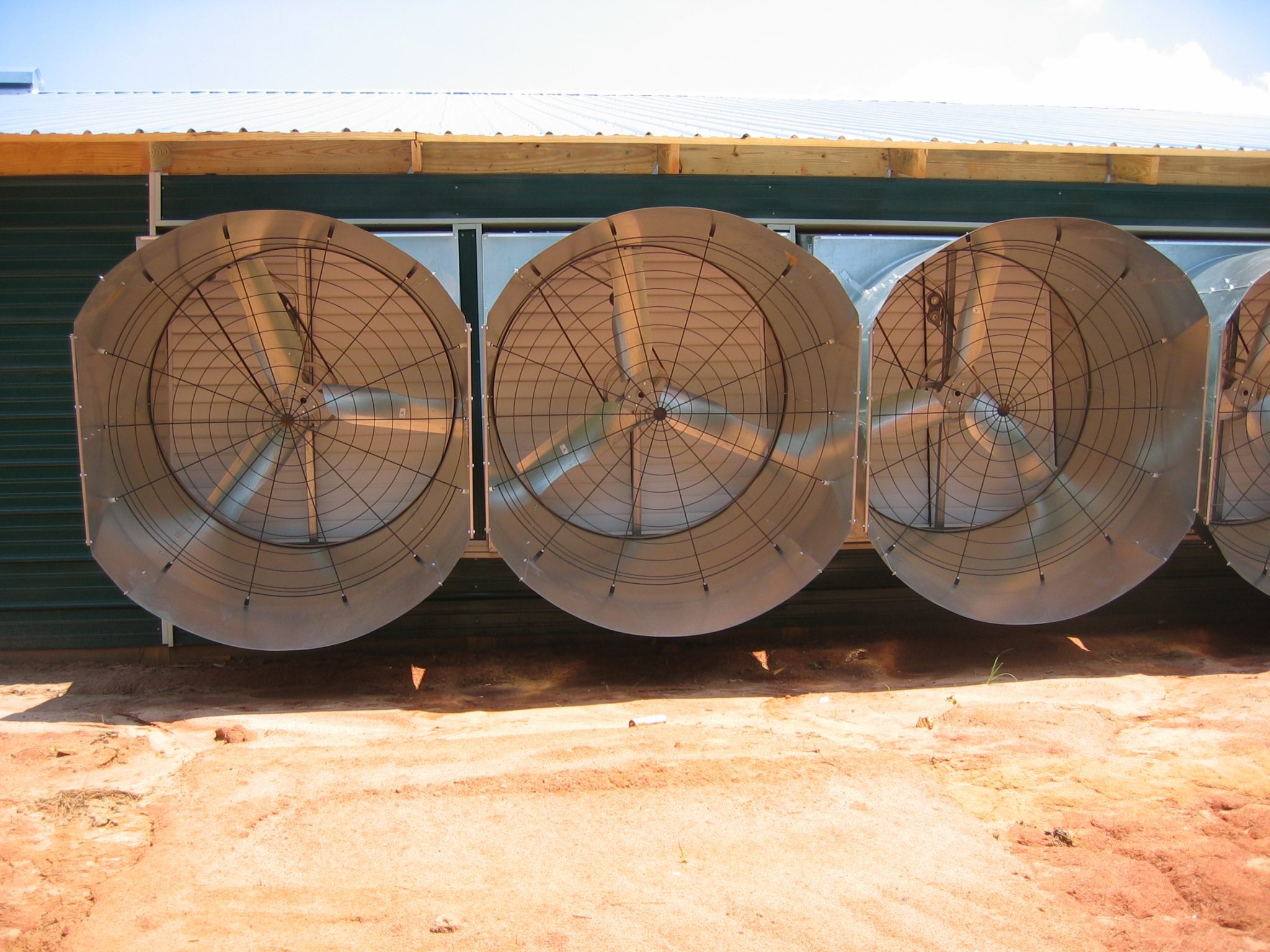 Variable Speed Exhaust Fans for Poultry Houses: Pros and Cons - Alabama ...